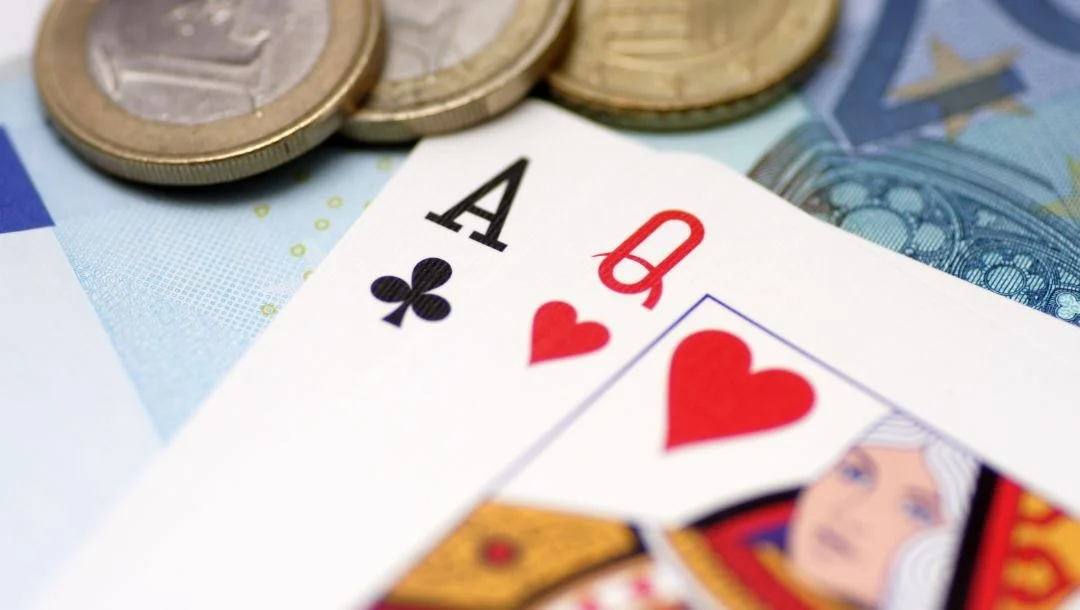 How To Play Ace-Queen: The Worst Best Hand in Poker – BetMGM